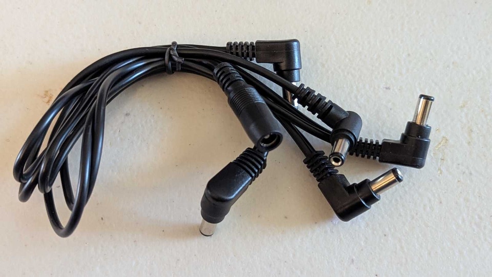 Guitar Pedal Power Supply Splitter Cable, 1 to 6 Way Daisy | Amps ...