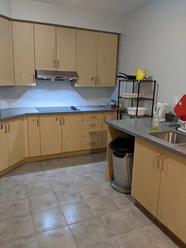 2nd flr Large Room Private Bath Parking @York University Village | Long ...