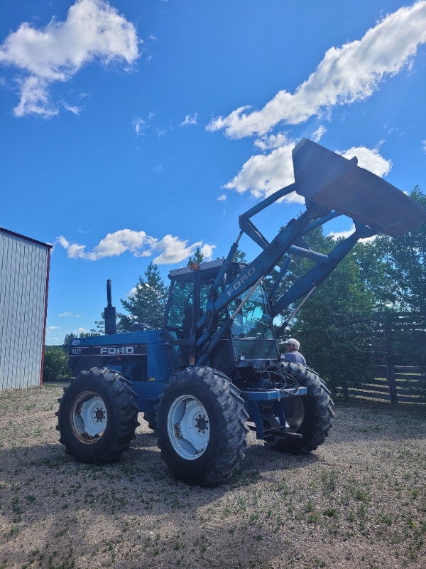 1991 Ford New Holland 9030 Versatile | Farming Equipment | Prince Albert | Kijiji