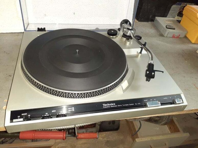 Table tournante Technics SL-210 | Chaînes stéréo | Sherbrooke | Kijiji