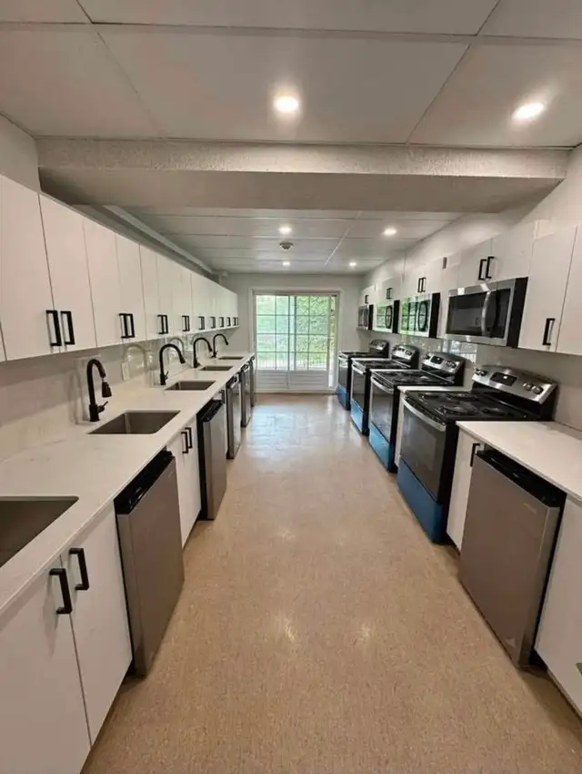 Studio meublé - Tout inclus - 3 min Métro joliette - 990$ | Long Term ...