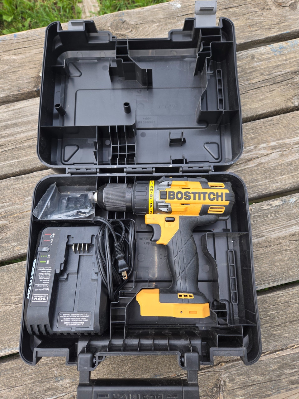 BOSTITCH 18V DRILL W/ CHARGER AND CASE *NO BATTERY* | Power Tools ...