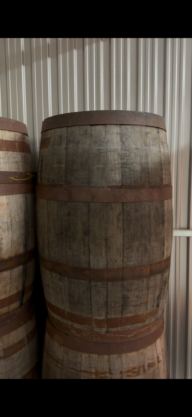6 BARILS EN CHÊNE - PROPRES - oak BARILS | Outdoor Décor | City of ...