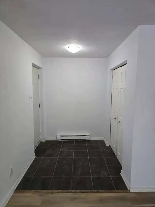 Aylmer, Newly Reno 2-BR in Triplex, Private Entrance & 2 Parking | Long ...