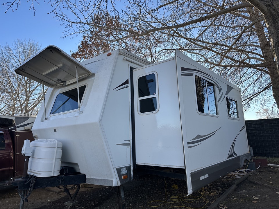 Arctic Fox 26x' Travel Trailer – 2012 silver fox | Travel Trailers ...