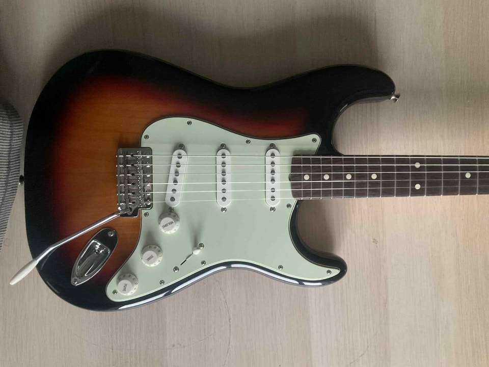 Fender Stratocaster Vintera II 60's.PRIX POUR VENTE RAPIDE | Guitars ...