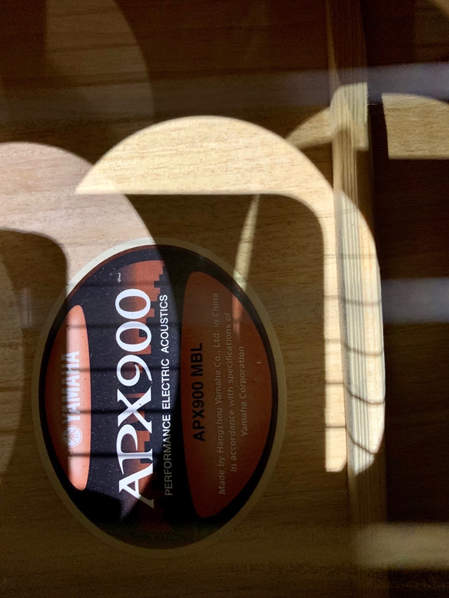 Yamaha apx900 MBL acoustic / electric guitar with hard case | Guitars | Markham / York Region ...