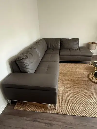 164 ads for structube sofa in Furniture in Canada | Kijiji Marketplaces