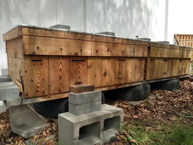 Premium 30-Frame Red Cedar Long Horizontal Bee Hives $500 each ...