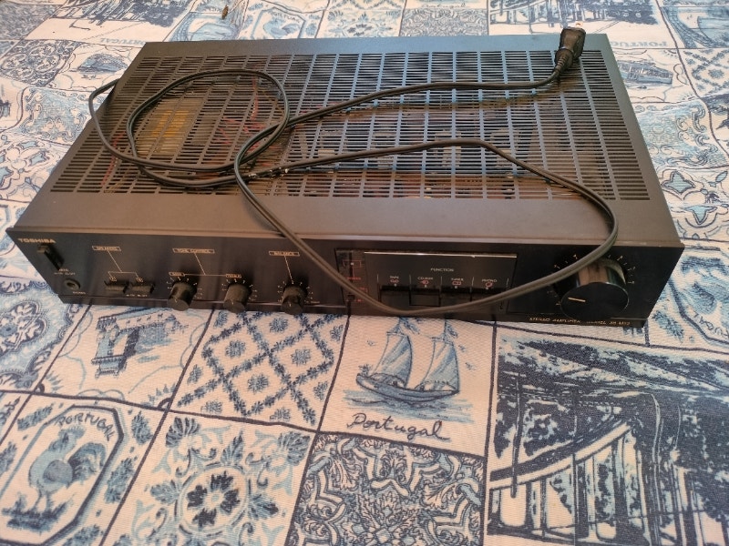 Toshiba SB-M22 Stereo/Power Amplifier | With Schematic | Stereo Systems ...