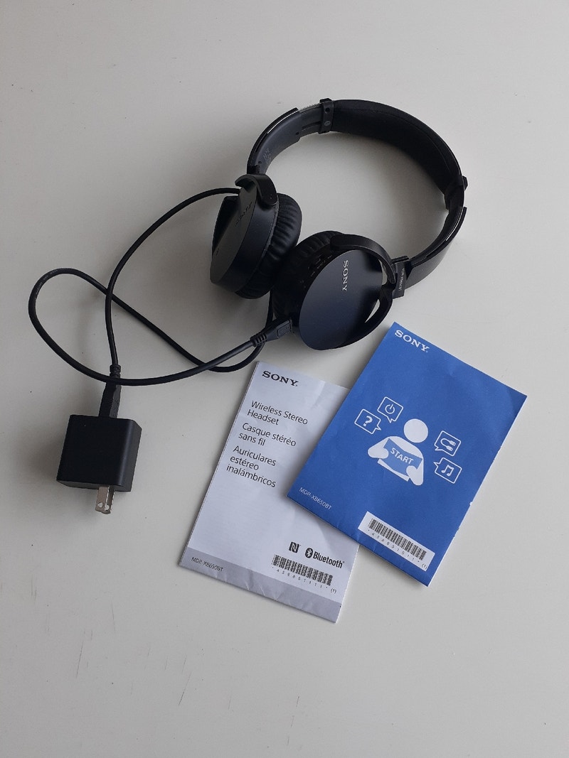 Sony Bluetooth extra bass headphones | Headphones | Winnipeg | Kijiji