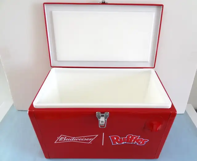 RARE, une PETITE GLACIÈRE BUDWEISER RUFFLES ROUGE MÉTAL | Other ...