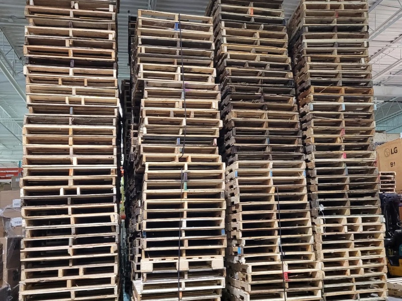 we have 48x40 OR 40x48 ;) BLOCK PALLETS IN STOCK $9 each NOW | Other ...
