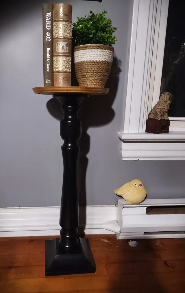 SOLID WOOD SIDE TABLE OR PLANT STAND | Home Décor & Accents | Moncton ...