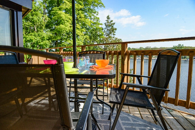 Short-Term Rental - Cozy Waterfront Cottage 20min from Kanata | Short ...