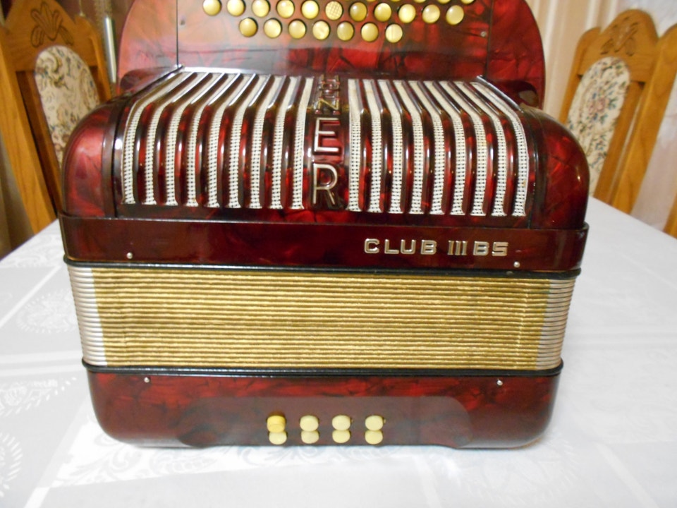 Hohner Club III B F | Pianos & Keyboards | St. Catharines | Free local ...