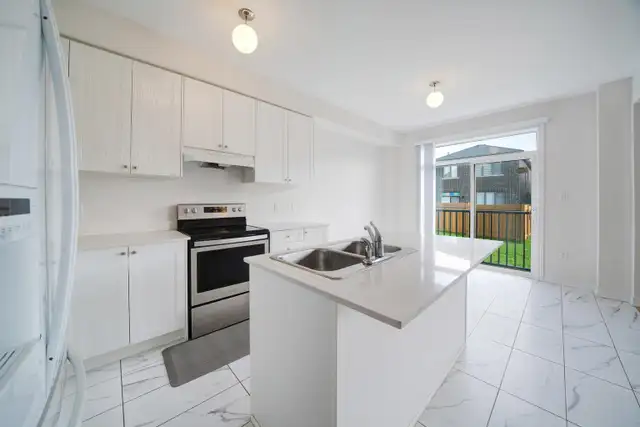 New Beautiful 5 bedroom Home near Conlin and Harmony Rd, N | Long Term ...