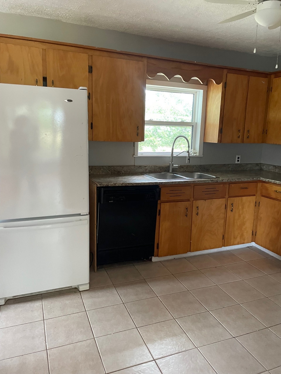 Cozy Little House in Amherst Head | Long Term Rentals | Moncton | Free ...