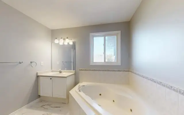 4 Bedroom 4 Bathroom East Bayfield whole house | Long Term Rentals ...