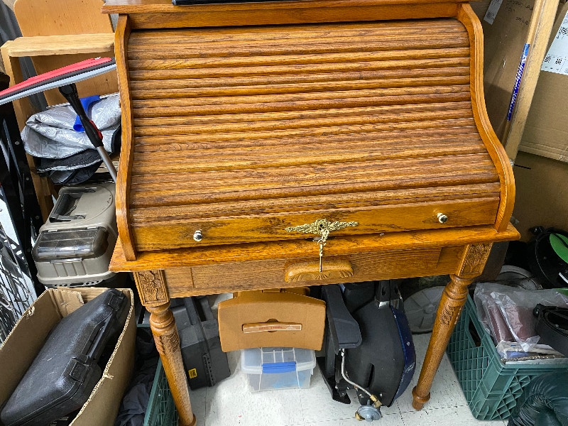 Roll top desk with slight moving damage to 1 corner | Desks | Thunder ...