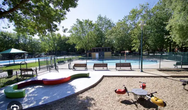 Metro Outremont - 4.5 rénové - chauffage, eau et electros inclus | Long ...