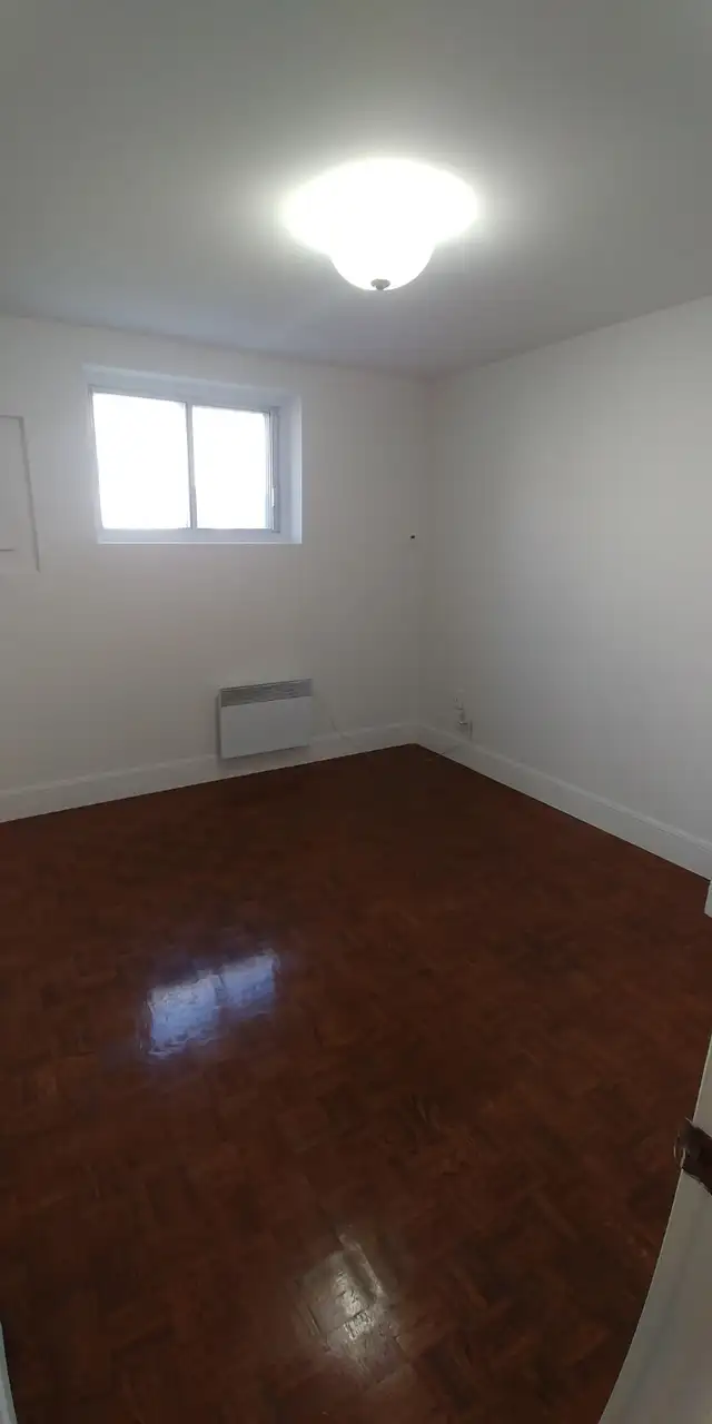 Beau et grand 5 1/2 dans rivière des prairies, 1400$. | Long Term ...