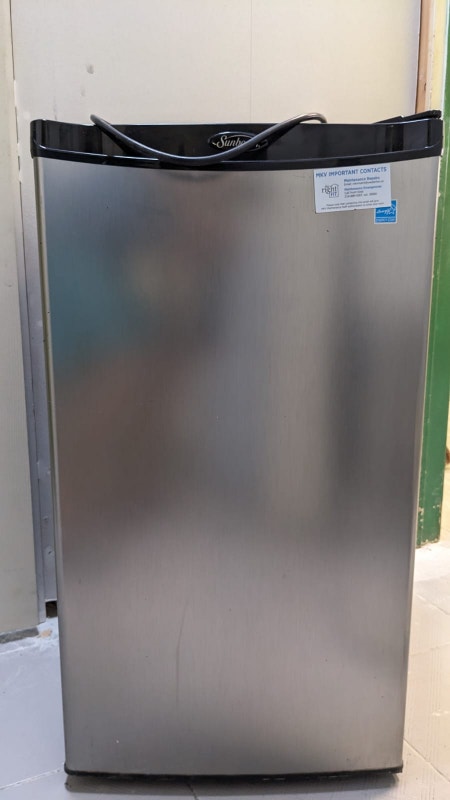 Danby and Sunbeam mini fridges | Refrigerators | Mississauga / Peel ...