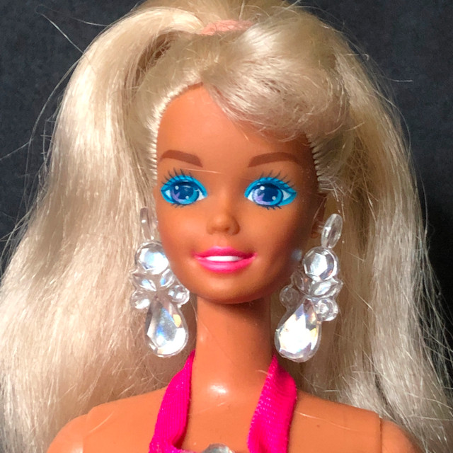 1993 Sun Jewel Barbie 1990s Barbie Dolls Toys And Games Ottawa Kijiji