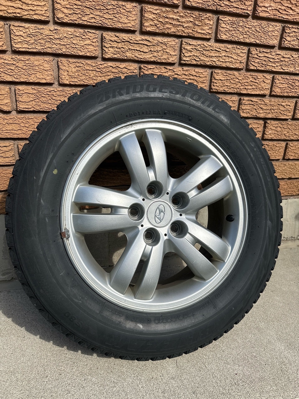 Bridgestone Blizzak Winter Tires on Hyundai Rims | Tires & Rims ...
