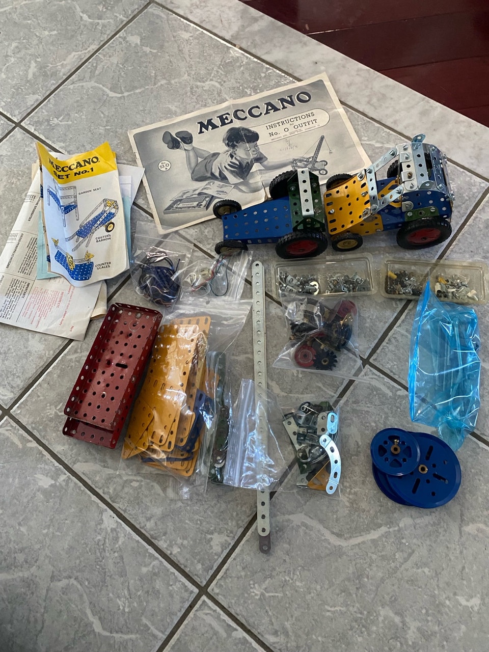 Antique Meccano construction set. More than 300 pieces. | Arts ...