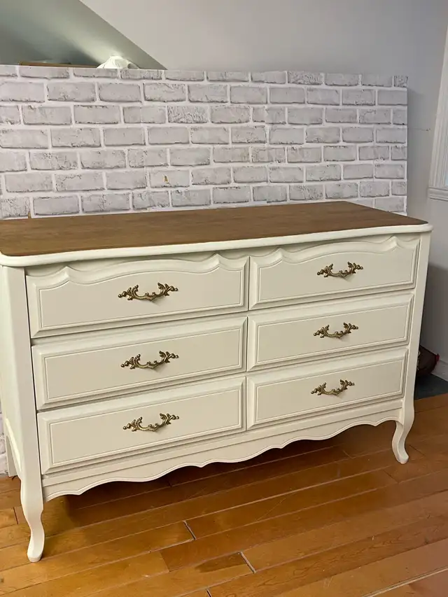 commode et table de chevet Baronet revalorisée | Dressers & Wardrobes ...