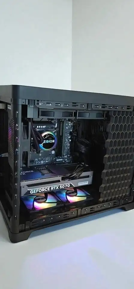 Gaming PC – Lenovo Legion T5 / Ultra 7 / 32GB DDR5 / RTX 5070 | Desktop ...