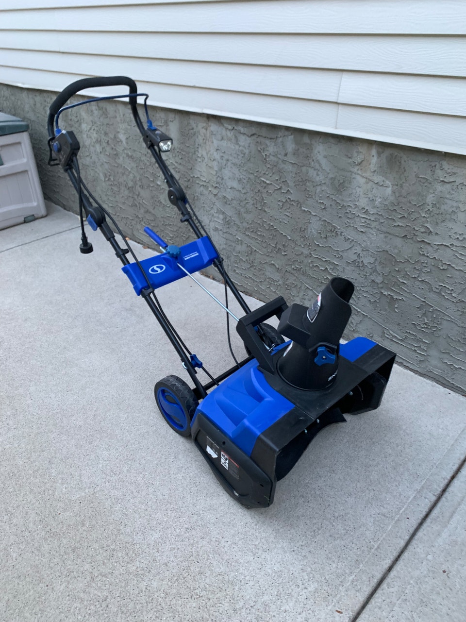 Snow Joe Snow blower | Snowblowers | Medicine Hat | Free local ...