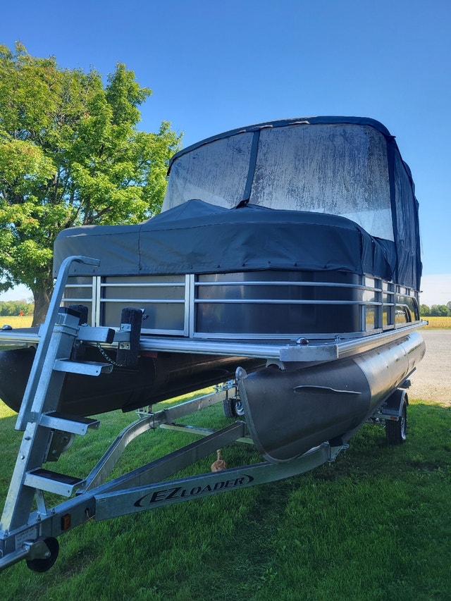 2014 20ft Legend Pontoon | Powerboats & Motorboats | Kingston | Kijiji