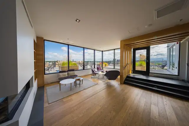 ⭐ Old Montreal ~ High-End 3 1/2 Condo ⭐ | Long Term Rentals | West ...