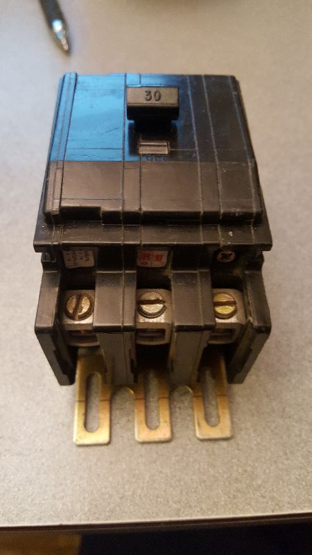 1 Disjoncteur Square D type QOU330 Clip-On usager used | Autre | Laval ...