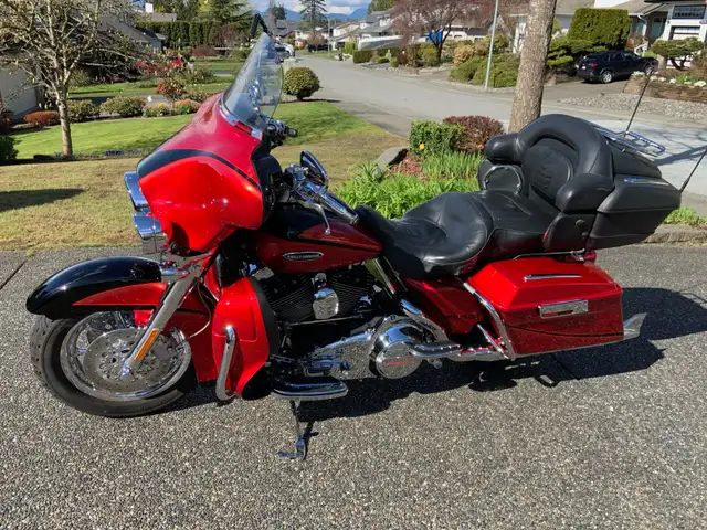 2007 Harley Davidson CVO FLHTCUSE2 Low Miles! | Street, Cruisers ...
