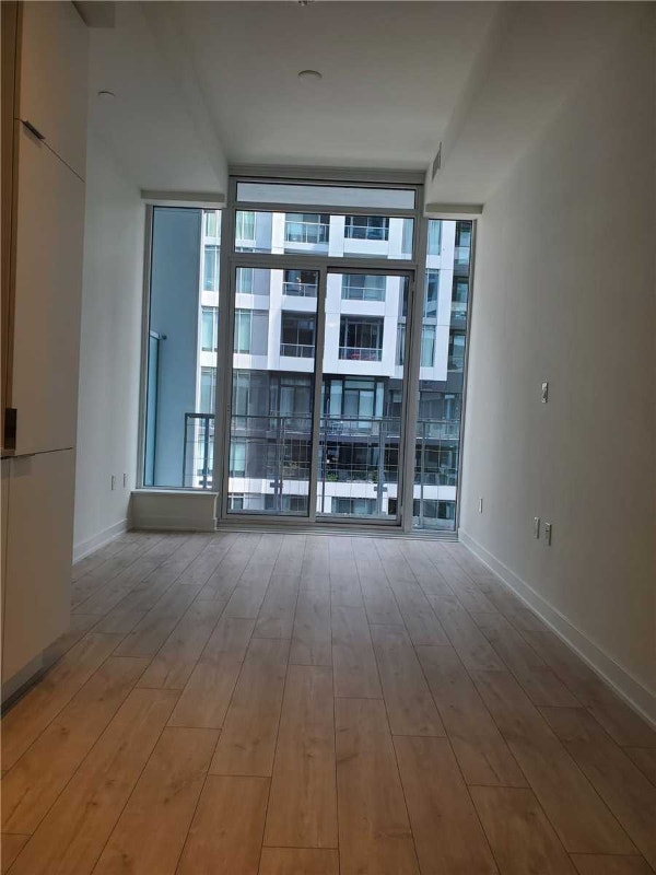 Modern Studio for Rent at Bathurst and Front Street | Long Term Rentals ...