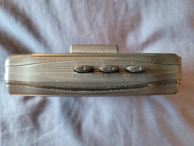 A VENDRE..WALKMAN CASSETTE ''REALISTIC'' model ''SCP-211''.. | Autre ...