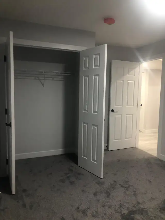 Modern 2-BDR Legal Base Suite in Rocky Ridge-Utilities INCLUDED | Long ...
