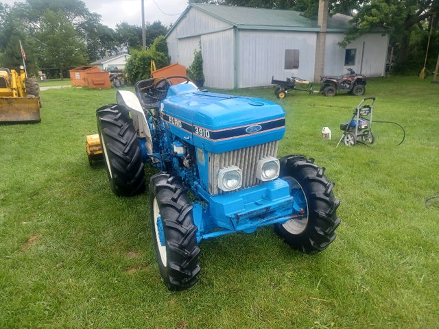1988 Ford 3910 tractor | Farming Equipment | Windsor Region | Kijiji