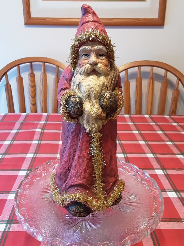 Red Belsnickel Santa Figurine | Arts & Collectibles | Thunder Bay | Kijiji