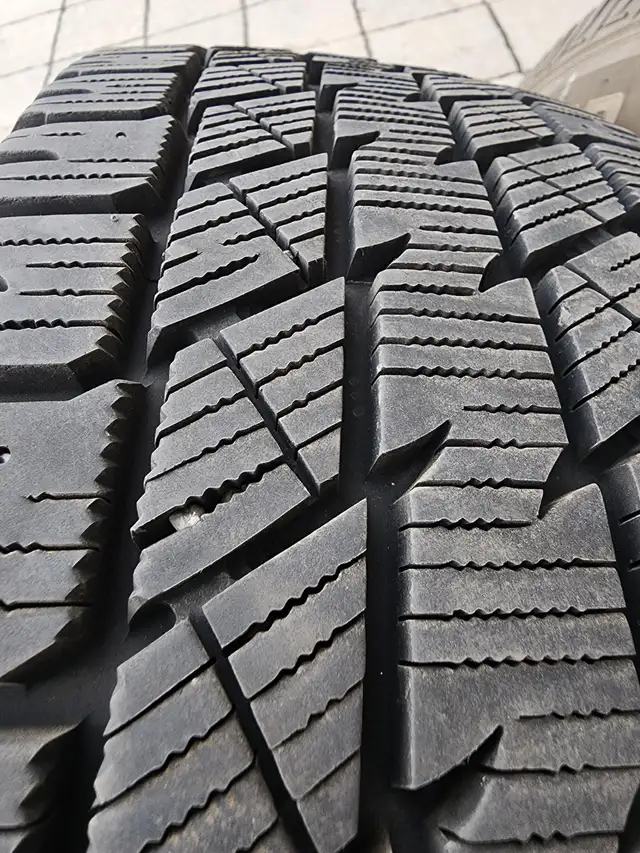 (4) Pneus d'hiver Motomaster Winter Edge HD sur jants 245-75-16 | Tires ...