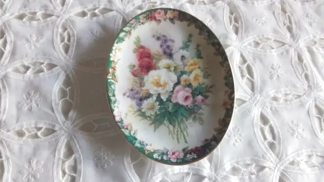 LENA LIU REMEMBRANCE FLORAL CAMEO WALL PLATE BRADEX PORCELAIN | Arts ...