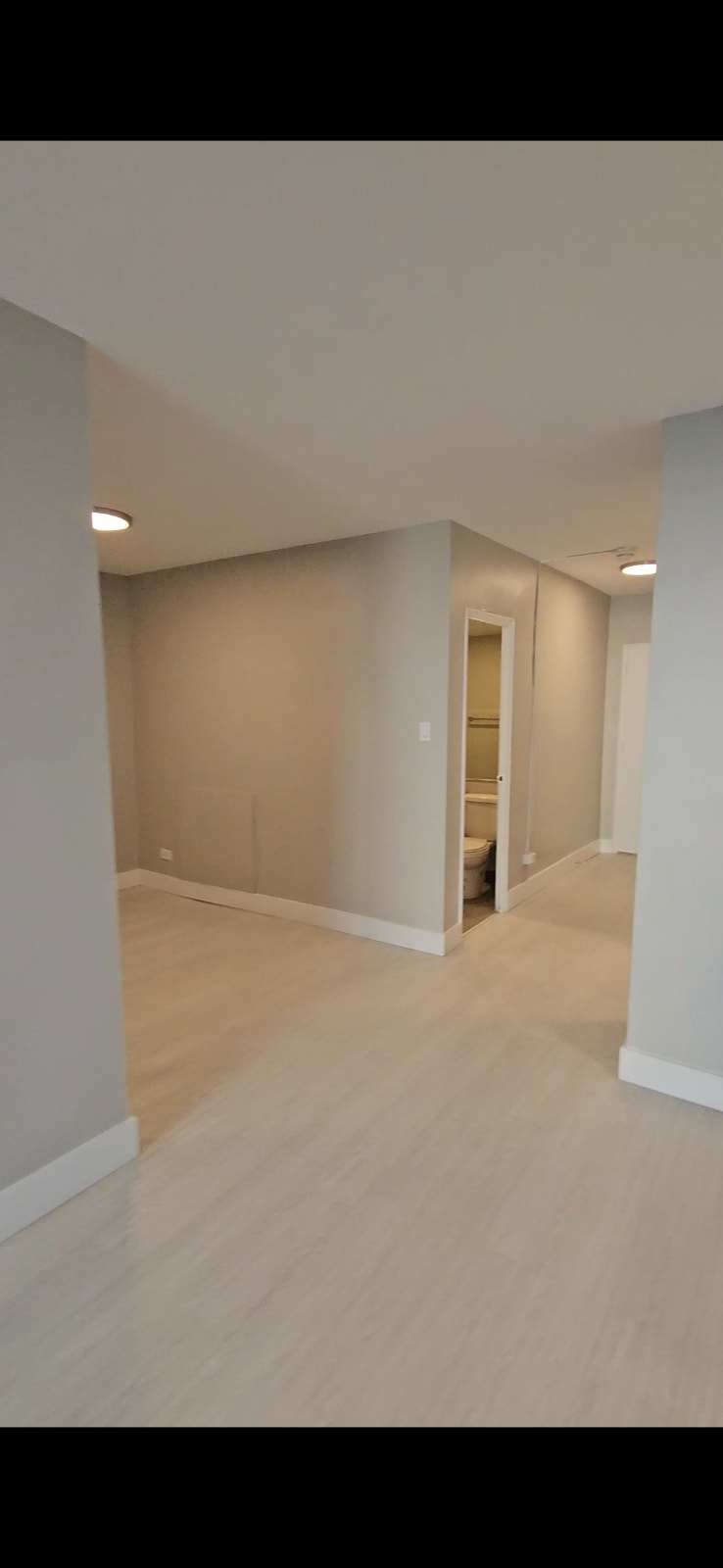 2 1/2 Studio Apartment for sublease (1120$) near Atwater Metro | Long ...