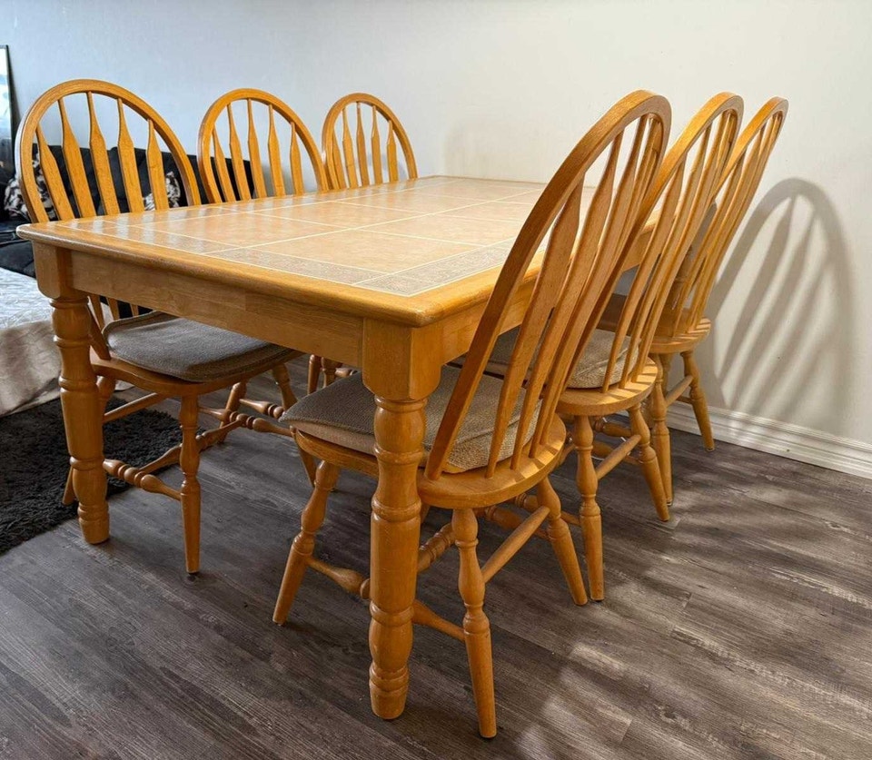 Solid Hardwood 6-Seater Dining Table Set – Great Condition! | Dining ...