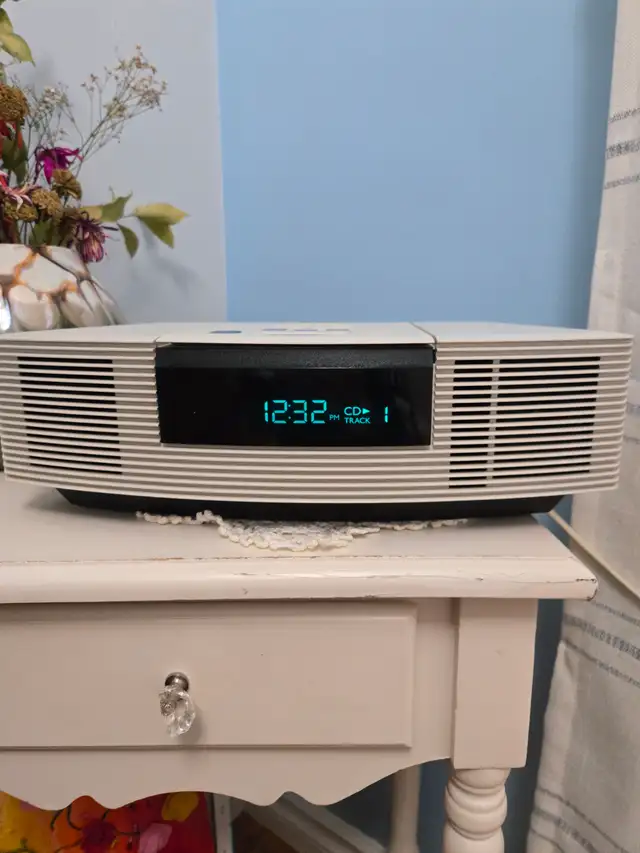 Bose Wave Radio/CD System | Stereo Systems & Home Theatre | Edmonton ...