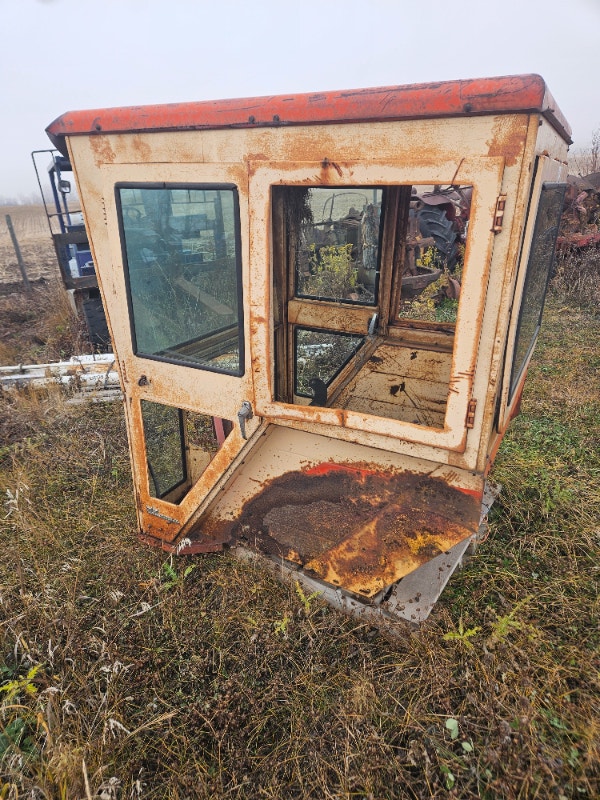 Case 930 Tractor Cab and Fenders | Other | Edmonton | Kijiji Classifieds