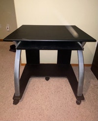 Buy New and Used Desks in Medicine Hat