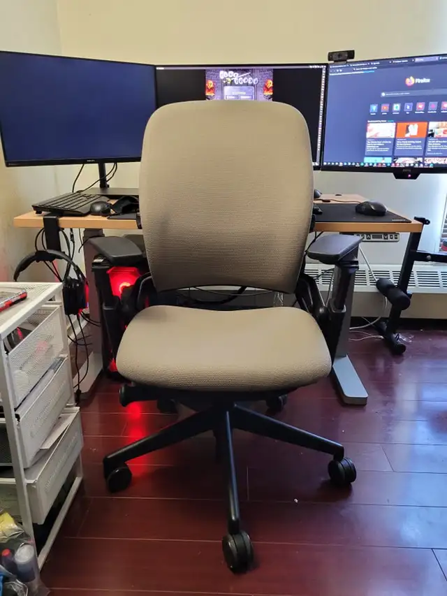 Steelcase Leap v2 - Free GTA Delivery Fully Loaded ~ 4 Colors ...